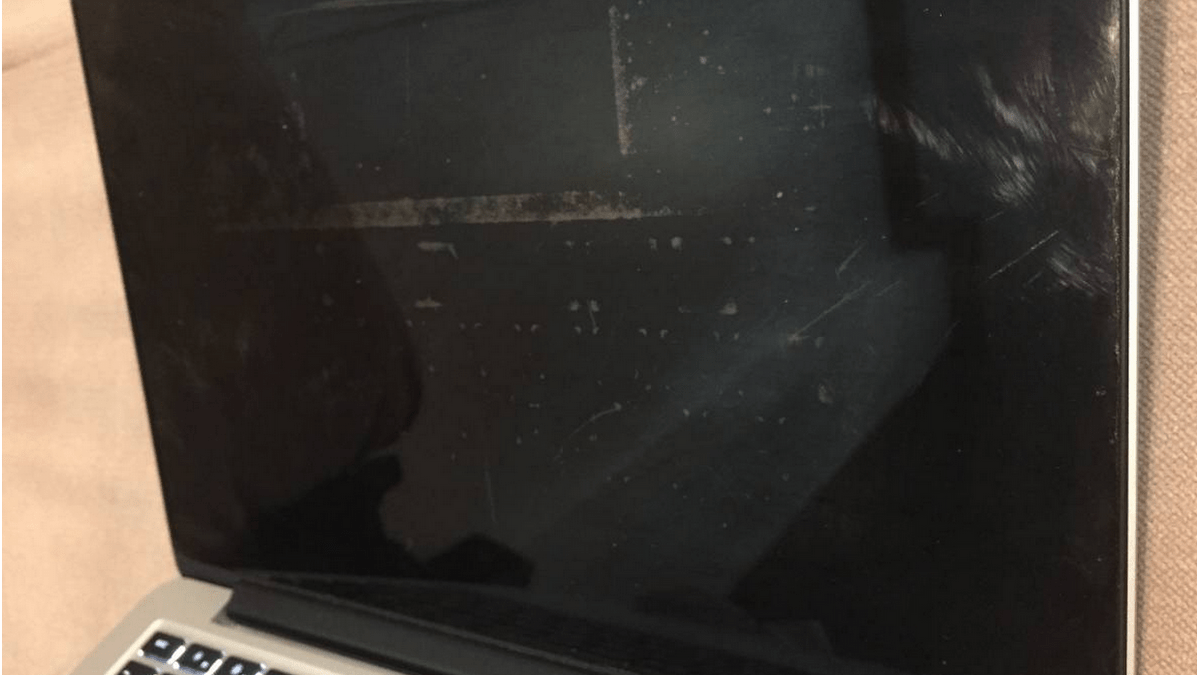 Staingate - Apple Customers Criticise Firm