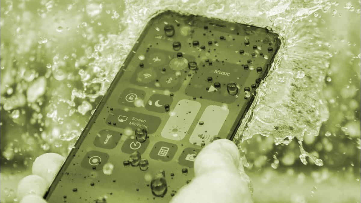 How To Fix A Water Damaged IPhone